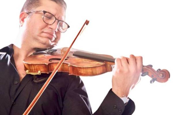 سرور لـ«عكاظ»: جمهور السعودية ذوّاق.. وتفاعله مع «الكمان» فاجأني ...