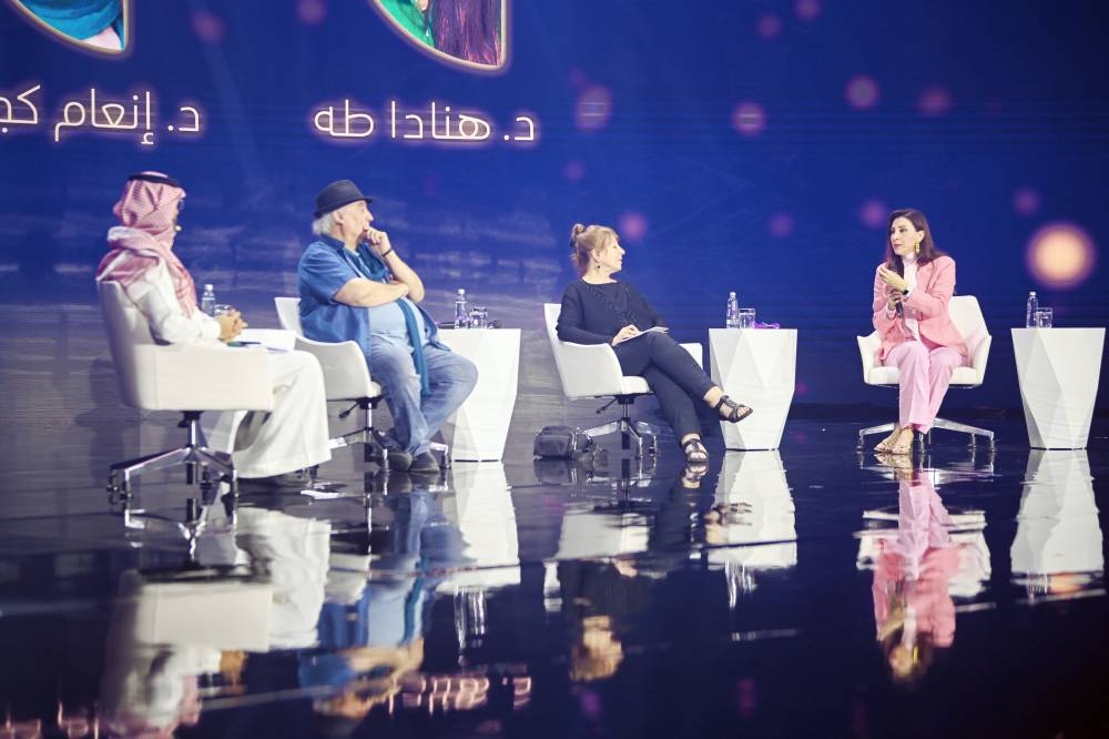 الجمهور يصوّت للسعودية «بلقيس الصولان» وتتوّج بجائزة قارئ العام - أخبار ...