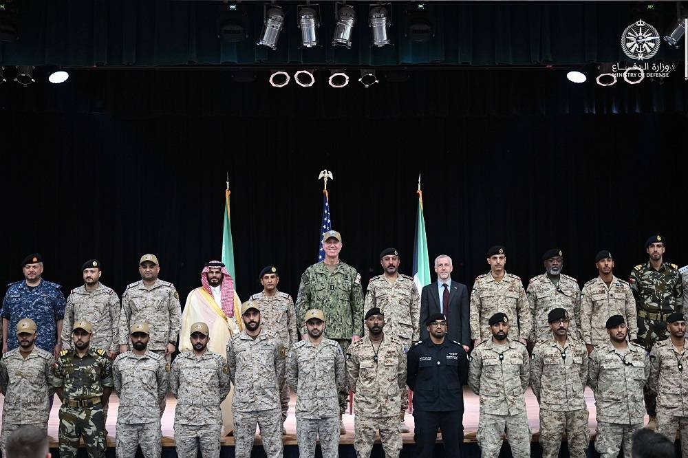 البحرية السعودية تُسلِّم نظيرتها الكويتية قيادة قوة (ctf 152) - أخبار ...